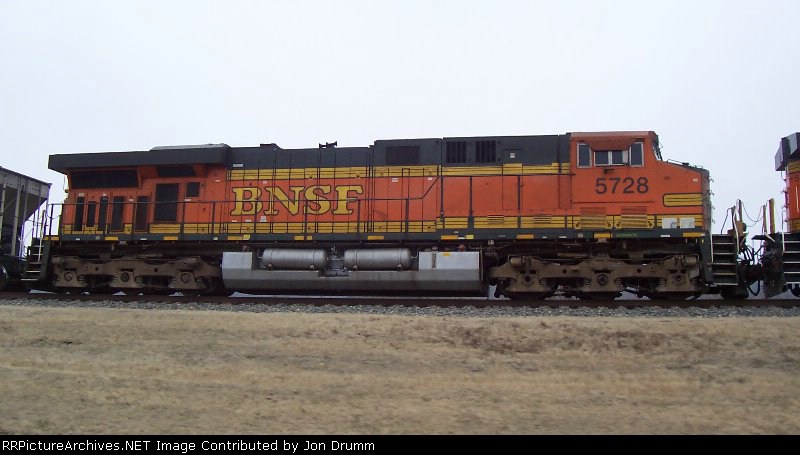 BNSF 5728